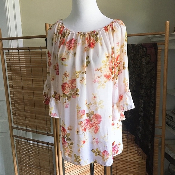 Emma Rose | Tops | Emma Rose Peasant Floral Flowers Flowers Cabbage ...